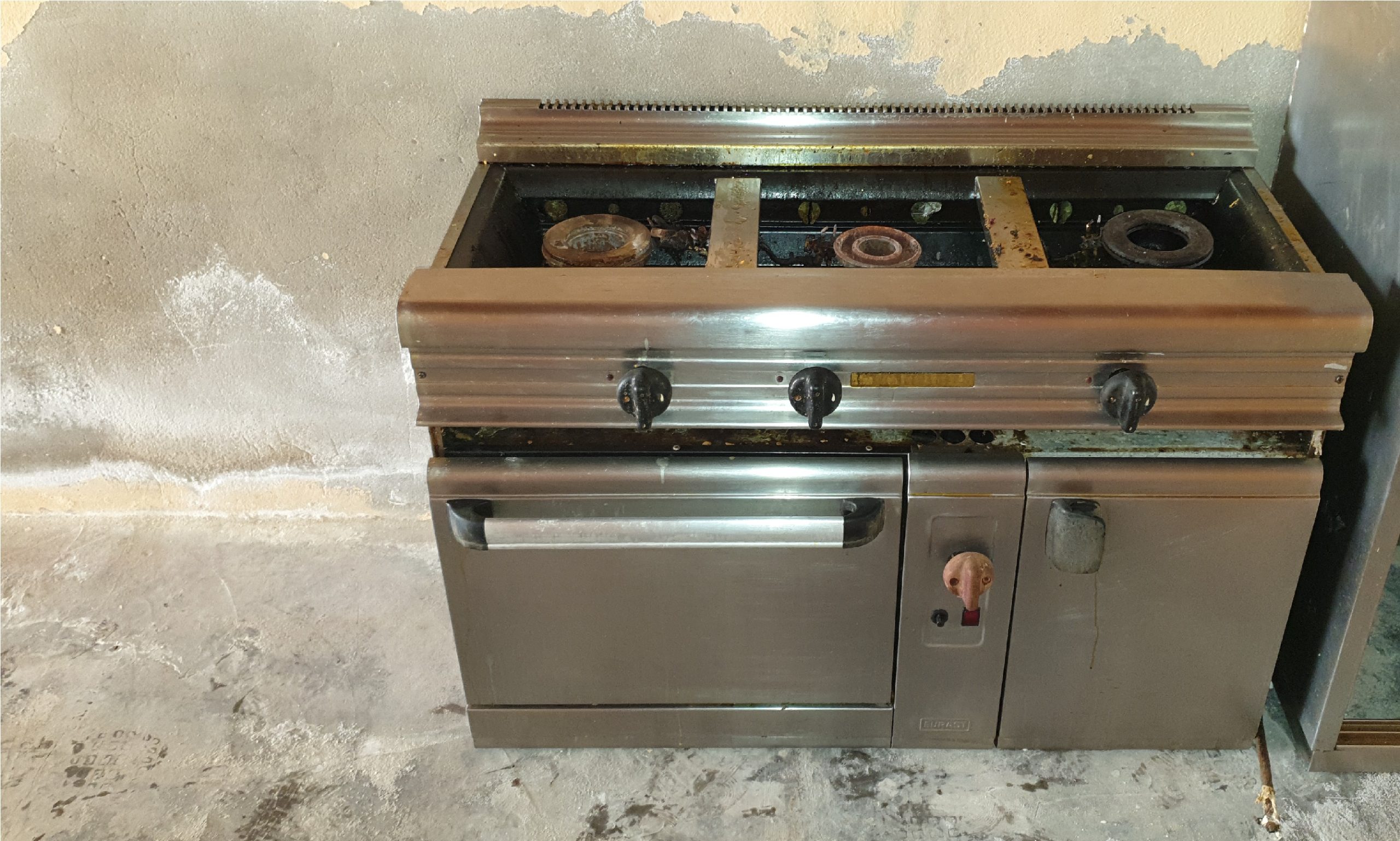 Fogones de cocina restaurante - Maquinaria de Hostelería Ocasión
